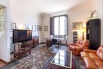 Ponte Rosso Apartment (Via del Ponte Rosso No:11, Florence), otel  Floransa'dan