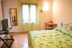 Al Bianco Loto (Calabria, Cosenza, Praia a Mare, Via Saracinello, 23), otel  Calabria'dan