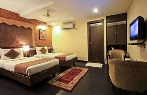 Hotel Grand Silicon (Assam, Tezpur), otel  Tezpur'dan