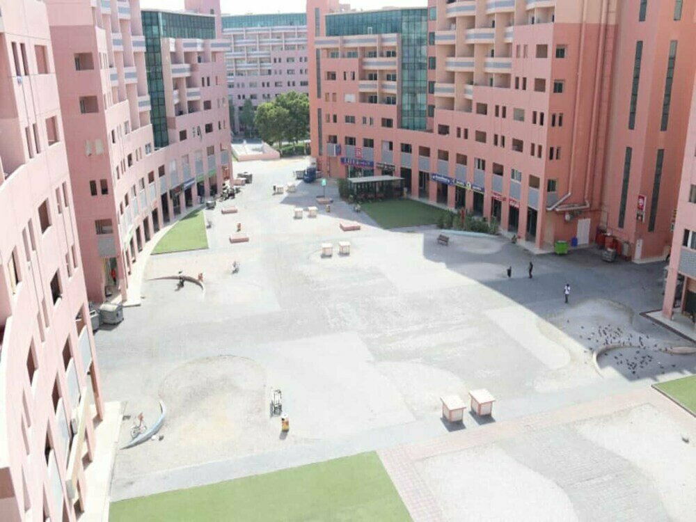 Kısa süreli konaklama Lovely Family Friendly Furnished Studio With Balcony With Pool, Dubai, foto