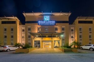 Road Lodge Port Elizabeth Airport (Eastern Cape Province, Nelson Mandela Bay, Chief Dawid Stuurman International Airport), otel  Port Elizabeth'ten