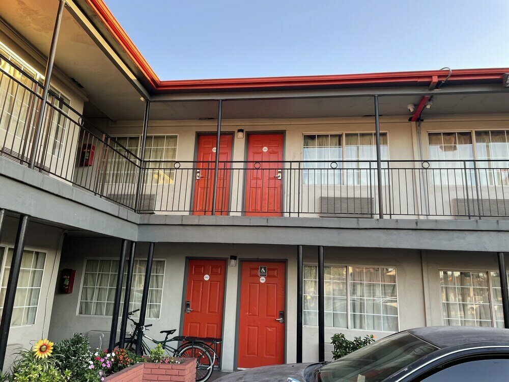 Otel Passport Inn, Pomona, foto
