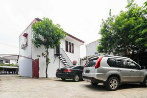 RedDoorz near Universitas Pamulang (Banten Province, South Tangerang, Jl. Musyawarah), otel  Dünya'dan