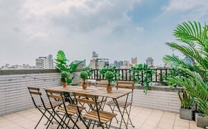 Tainan Haian Art Apartment (Taiwan, City of Tainan, Hai’an Road, Section 1), otel  Tainan'dan