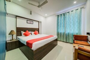 Oyo 4025 Hotel Meredian Orchid (South Central Railway, Lakdikapul Railway Station), otel  Haydarabat'tan