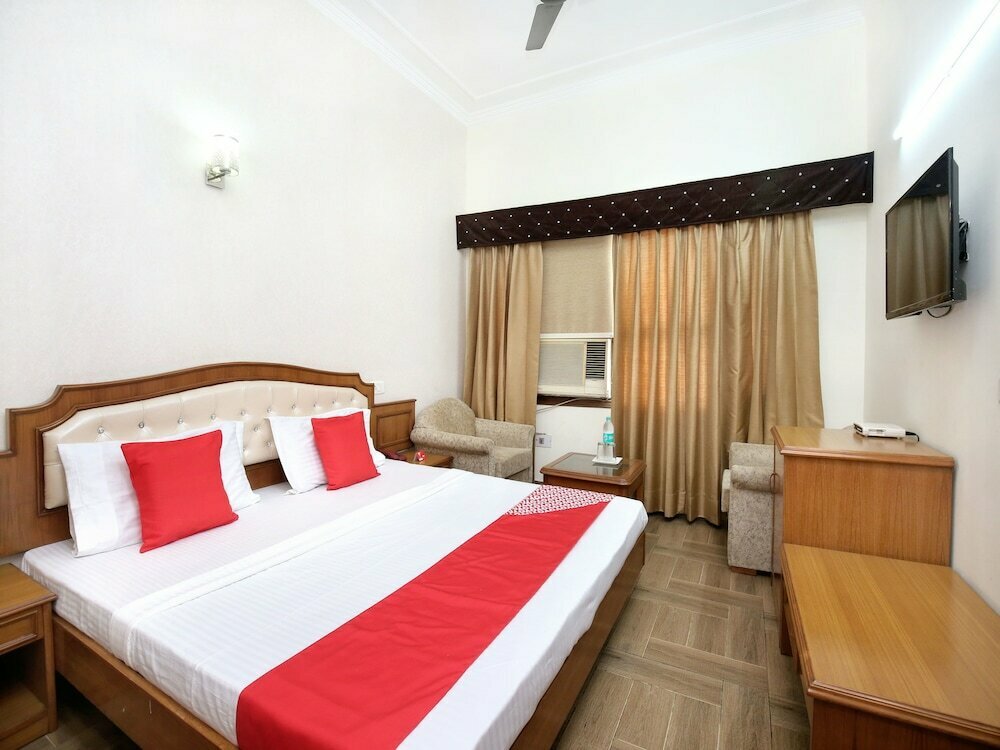 Otel Oyo 16376 Hotel Paras, Punjab, foto