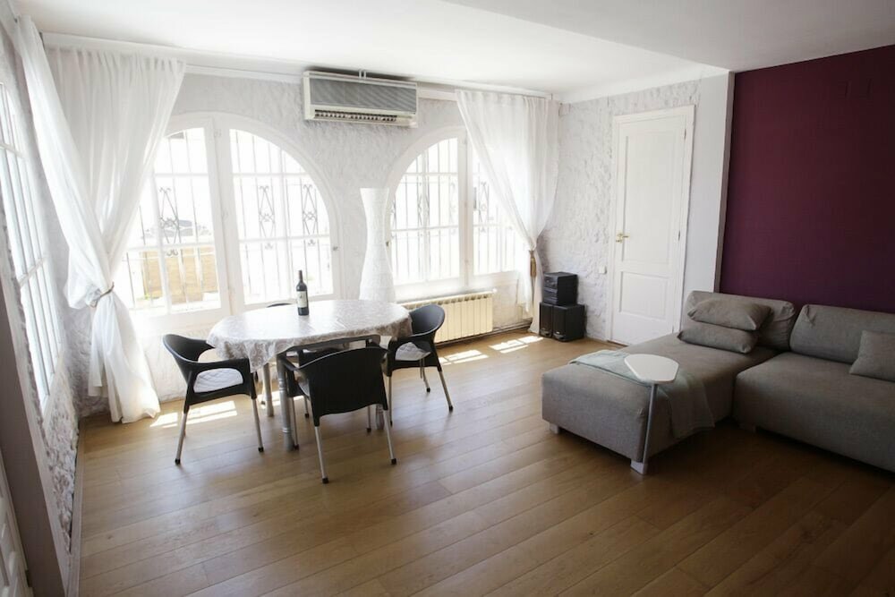 Otel Holiday Home Anexa, Katalonya, foto