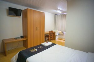 Ano Bom Palace Hotel (Rio de Janeiro, Município do Rio de Janeiro, Avenida das Naçoes Unidas), otel  Barra Mansa'dan