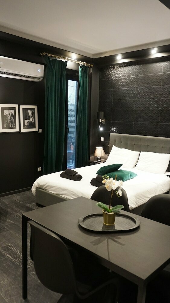 Otel Exclusive Design Studio with Yard, Atina, foto