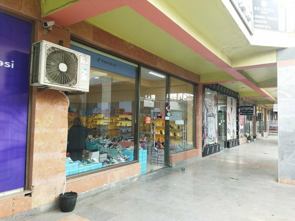 Ayakkabı mağazaları Kazacok, Bakü, foto