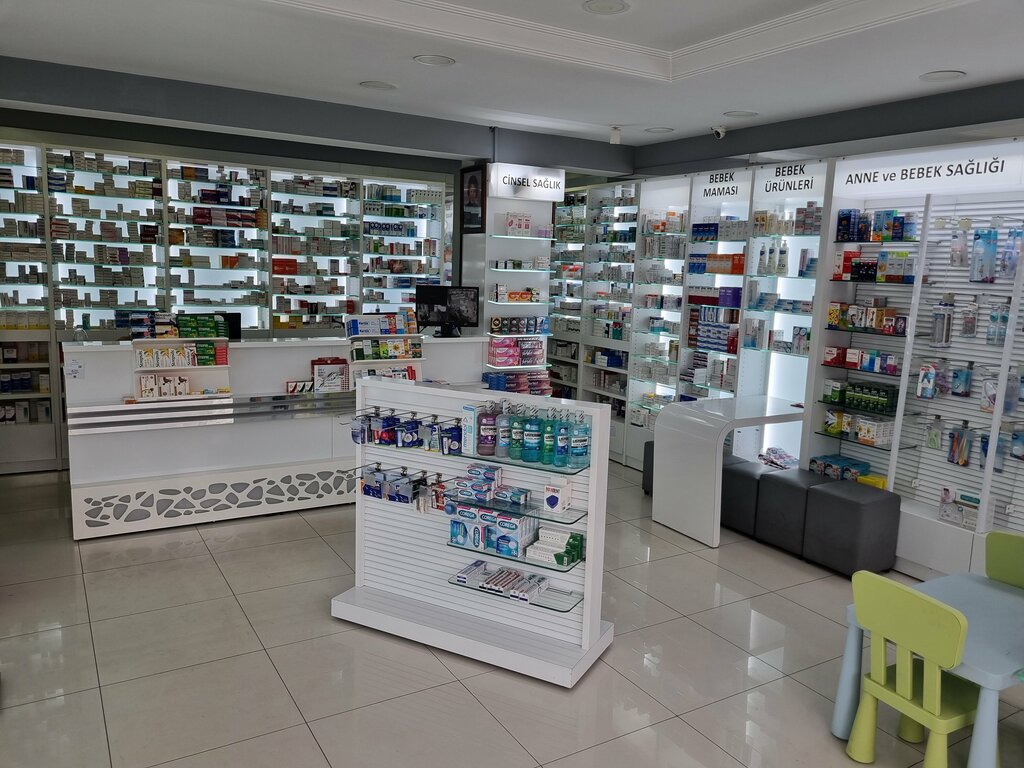 Eczaneler Yenişehir Eczanesi, İstanbul, foto