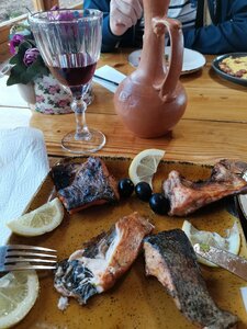 Tavern Hndzan (H-46), restoran  Sünik'ten