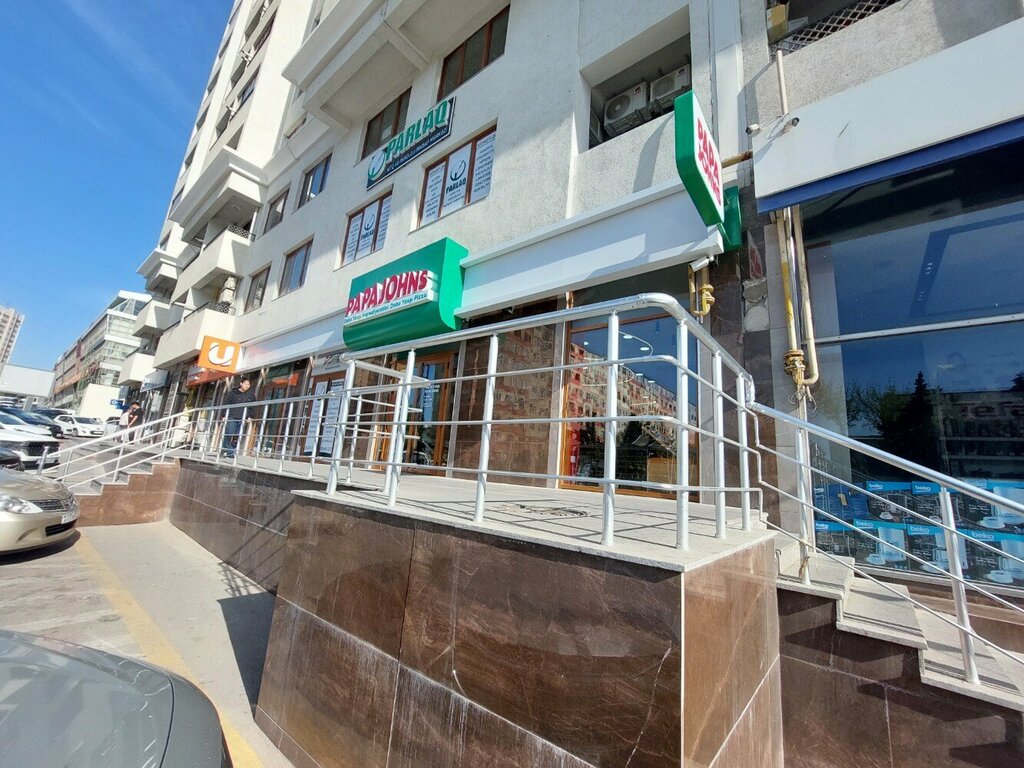 Pizzacılar Papa johns, Bakü, foto
