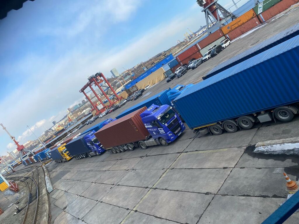 Konteyner nakliyatı Simple Way, Vladivostok, foto