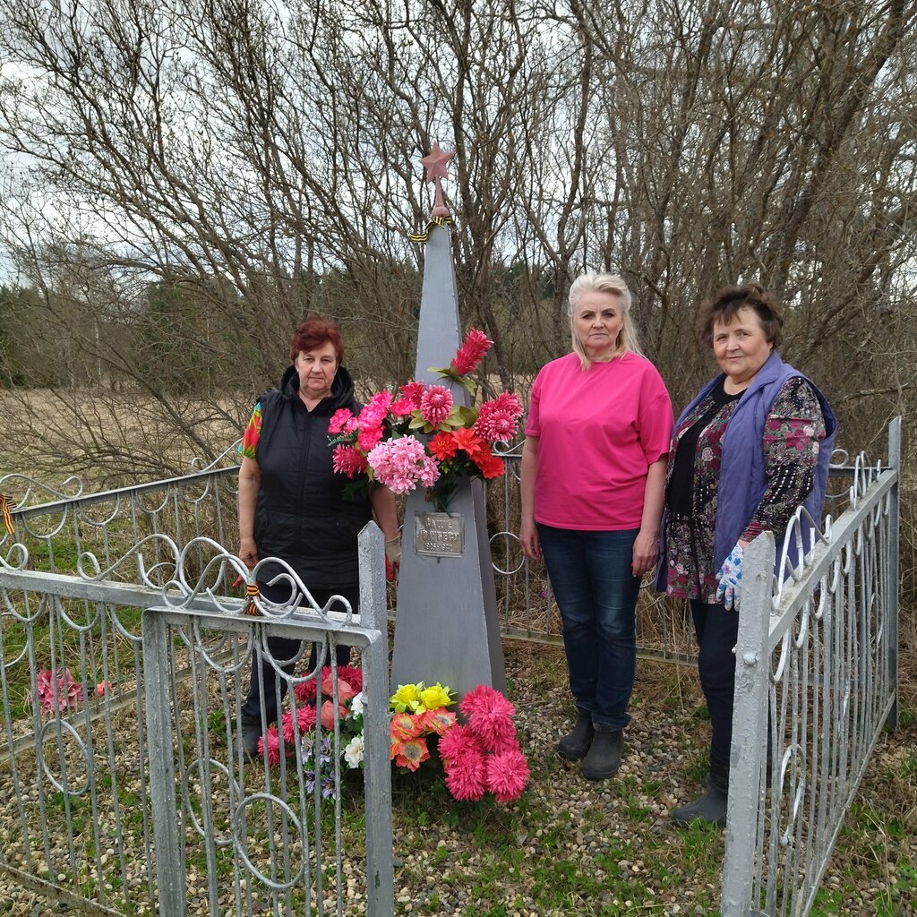 Anıt, heykel Обелиск А. Голубеву, погибшему в годы Великой Отечественной войны, Kostromskaya oblastı, foto