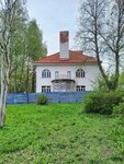 Дом с ангелом П.П. Барышникова (ulitsa Krasnogo Kursanta No:8/6), turistik yerler  Pavlovsk'tan