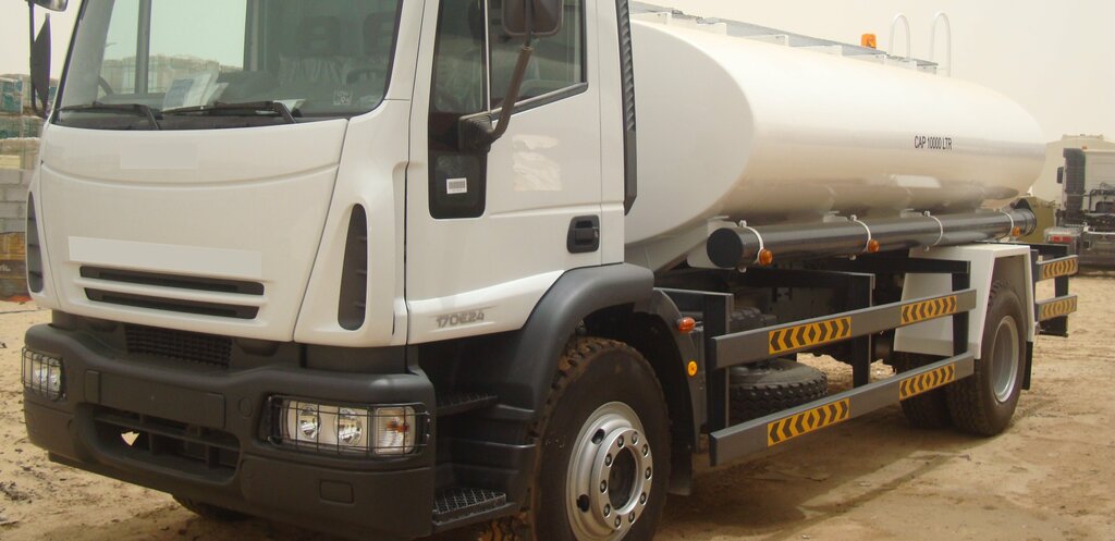 Otomobil yedek parçaları Arabian Star General Trading, Dubai, foto