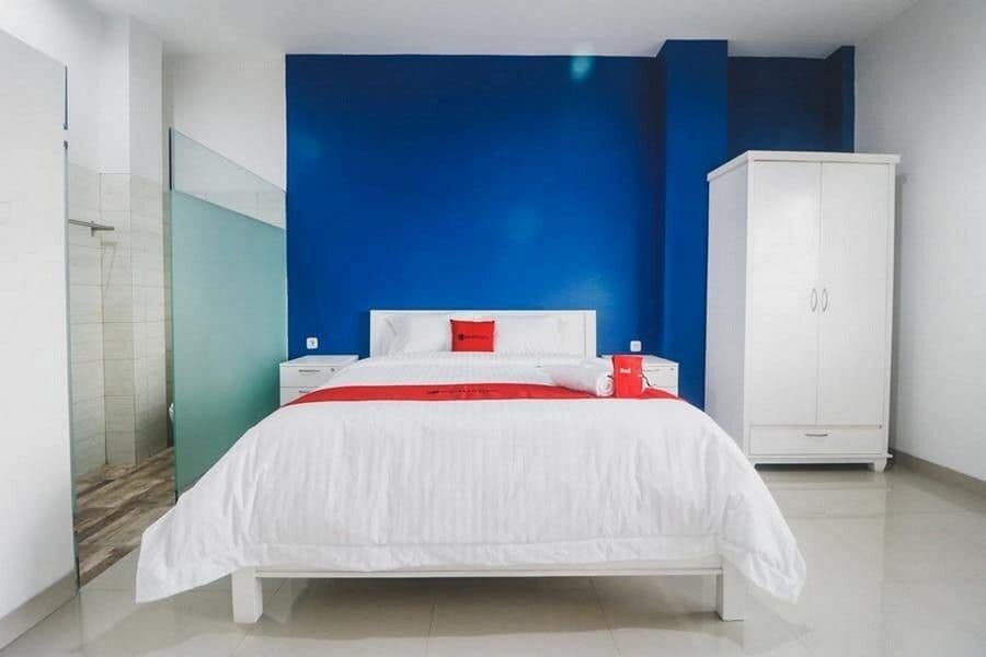 Otel RedDoorz Plus near Living Plaza Jababeka, , foto