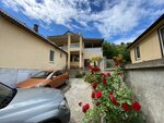 Гостевой дом Альтана-Парк (ulitsa Druzhby No:5, Village of Loo), otel  Soçi'den