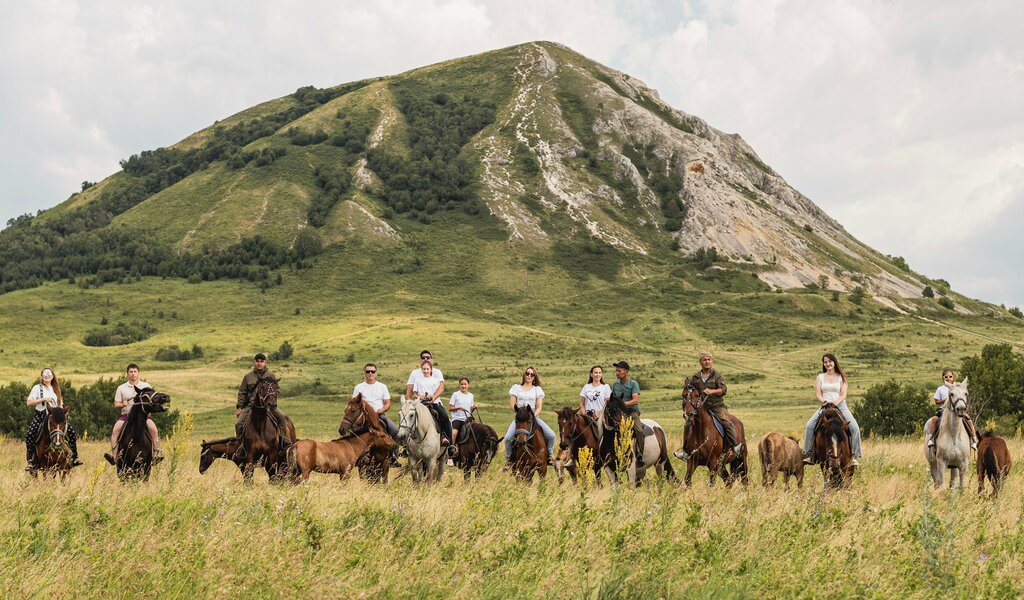 At ve binicilik kulüpleri Конные прогулки, Başkurdistan, foto