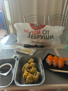 Sushi Ot Zebrushi (Baltiyskaya ulitsa No:35, Sovetskiy City Administrative District, mikrorayon Shlyuz, Novosibirsk), suşi restoranı  Novosibirsk'ten