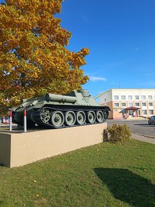 Самоходная установка СУ-100 (Minskaja region, Puhavicki rajon, Marjina Gorka), teknoloji anıtı  Marjina Gorka'dan