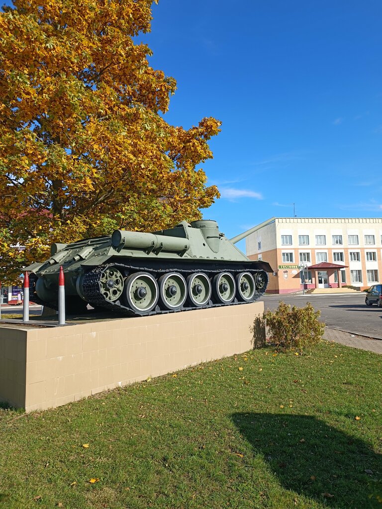 Teknoloji anıtı Самоходная установка СУ-100, Marjina Gorka, foto