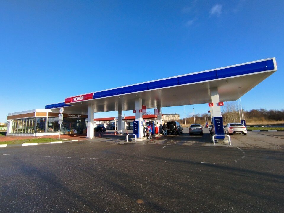 Benzin istasyonu Teboil, Zelenogradsk, foto