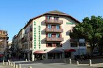 Hotel Le Bourgogne (Rue Nationale No:73, Évian-les-Bains), otel  Évian‑les‑Bains'dan