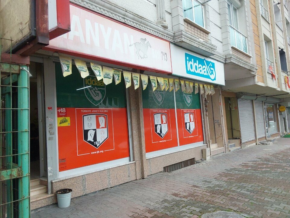 Şans oyunları 713 Nolu Ganyan Bayi, İstanbul, foto