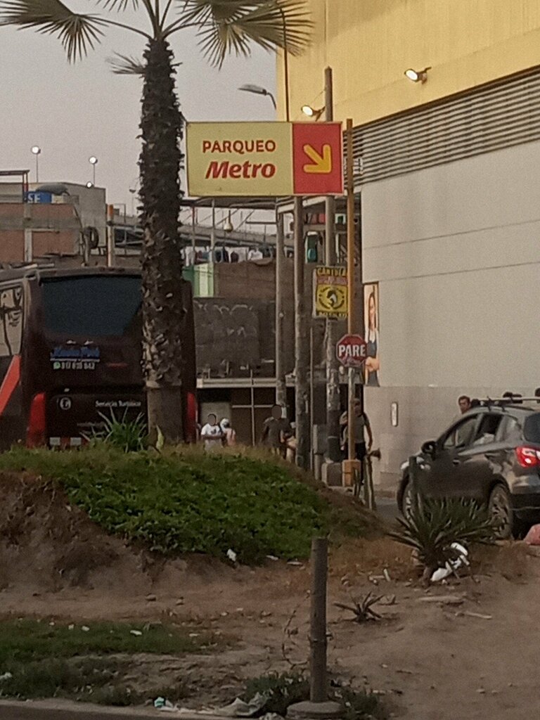 Otopark alanı Metro Parking, Lima, foto