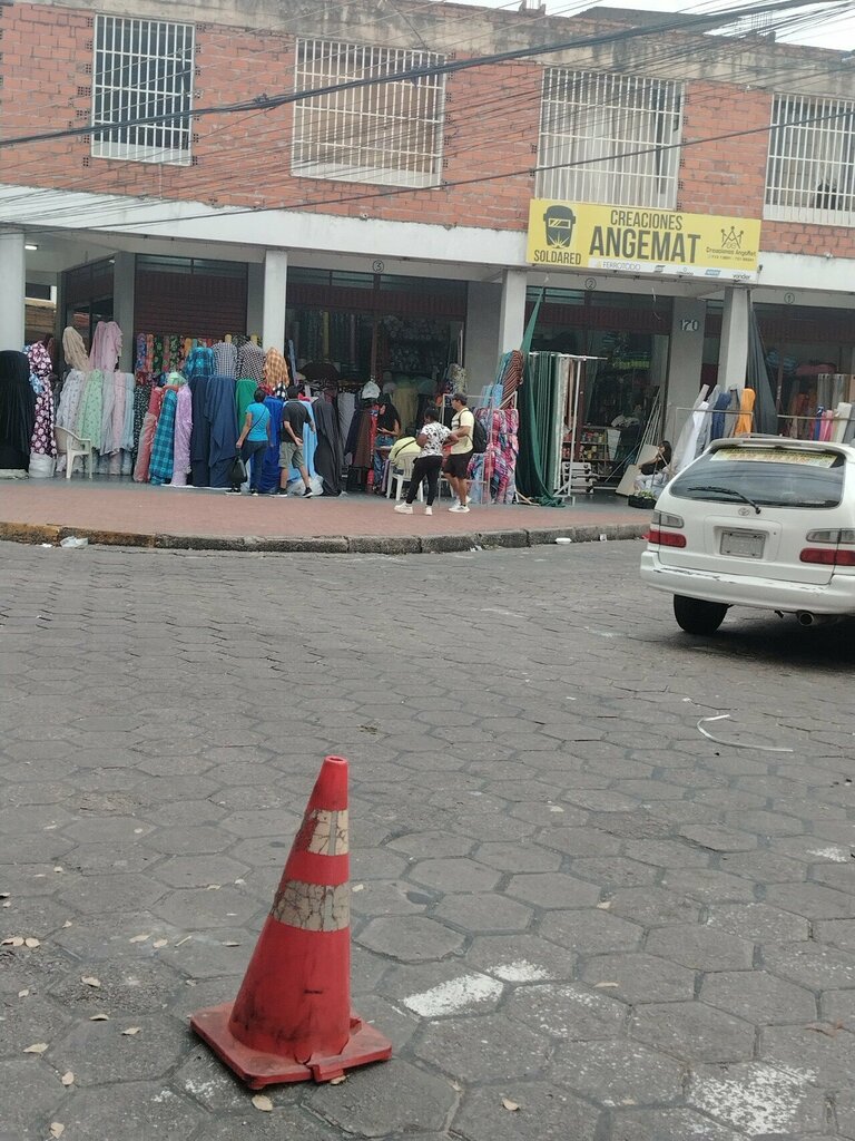 Perde ve korniş üreticileri Cortinas Creaciones AngeMat, Santa‑Krus, foto