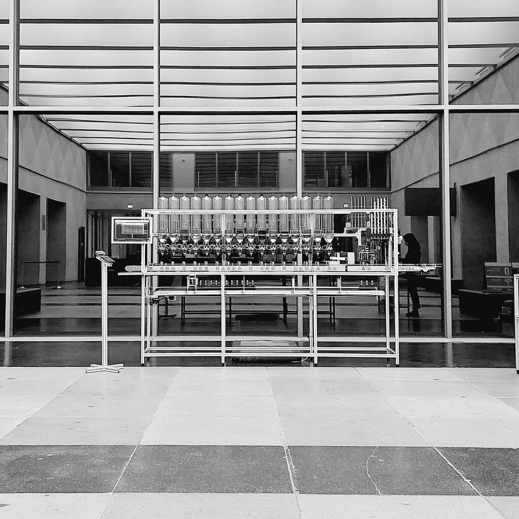 Kozmetik ve parfümeri mağazaları EveryHuman Algorithmic Perfumery, Dubai, foto