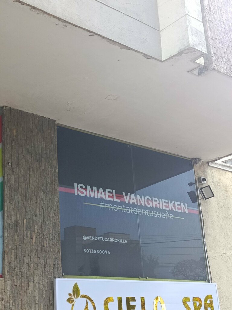 Cep telefonu aksesuarları Ismael Vangriken, Barranquilla, foto