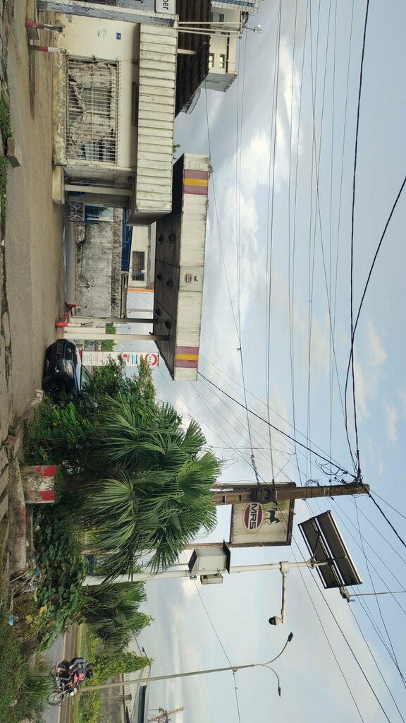 Otomobil servisi Mrs, Douala, foto