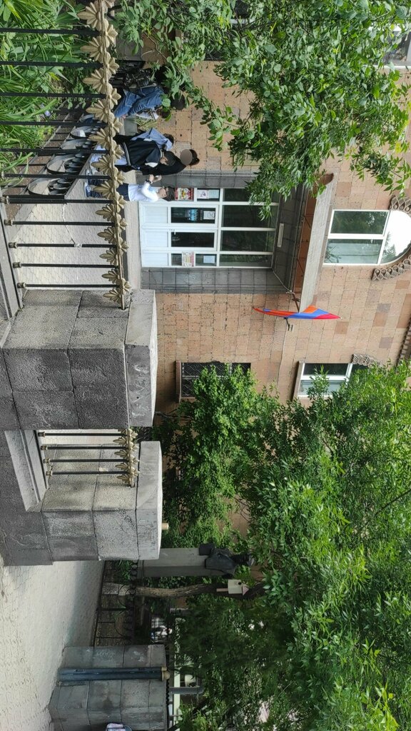 Ortaokul Yerevan basi school № 67 named after Yeghishe Charenc, Erivan, foto