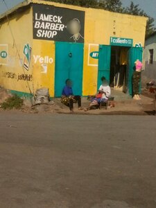 Vampire Barber Shop (Lusaka, Chaisa, Bimbe Road), berberler  Lusaka'dan