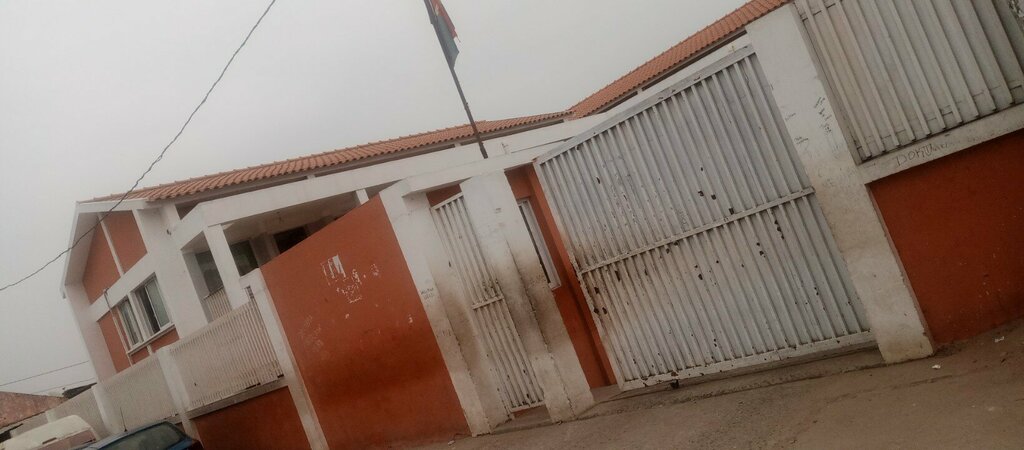 Ortaokul Escola, Loanda, foto