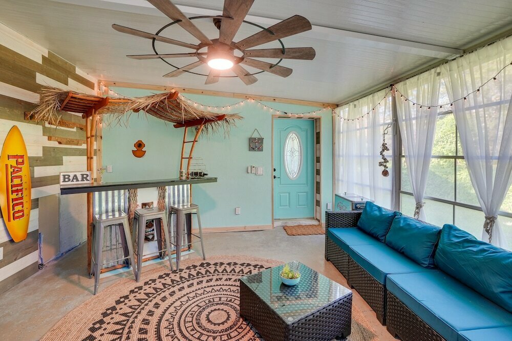 Otel Tarpon Springs Family Getaway w Patio & Hot Tub!, Florida Eyaleti, foto