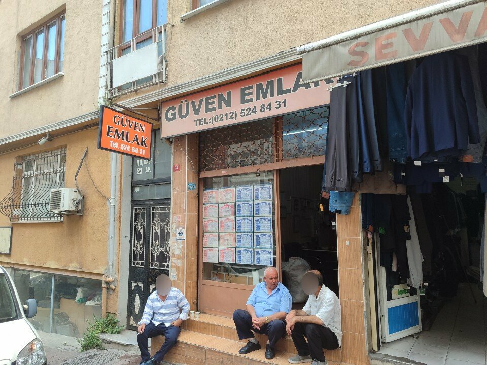 Emlak ofisi Güven Emlak, İstanbul, foto