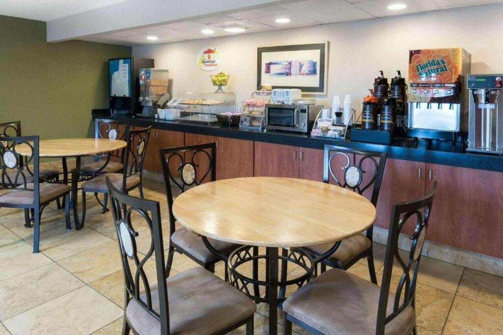 Otel Super 8 Strongsville, Strongsville, foto