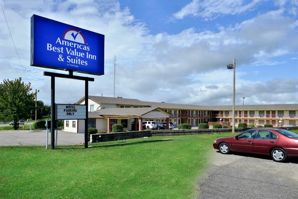 Otel American Inn & Suites Russellville, Arkansas Eyaleti, foto