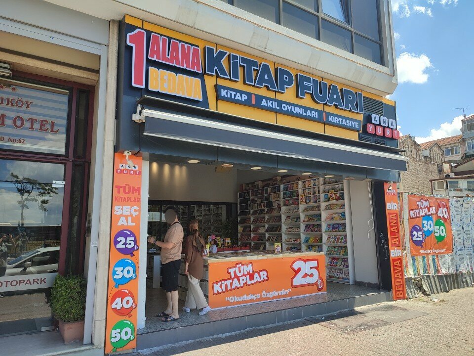 Kitap mağazaları KiTaPoN Anayurt yayınları kitap fuarı, İstanbul, foto