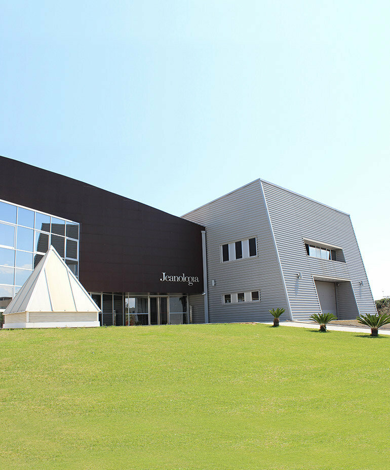 Tekstil ekipmanları Jeanologia, İzmir, foto