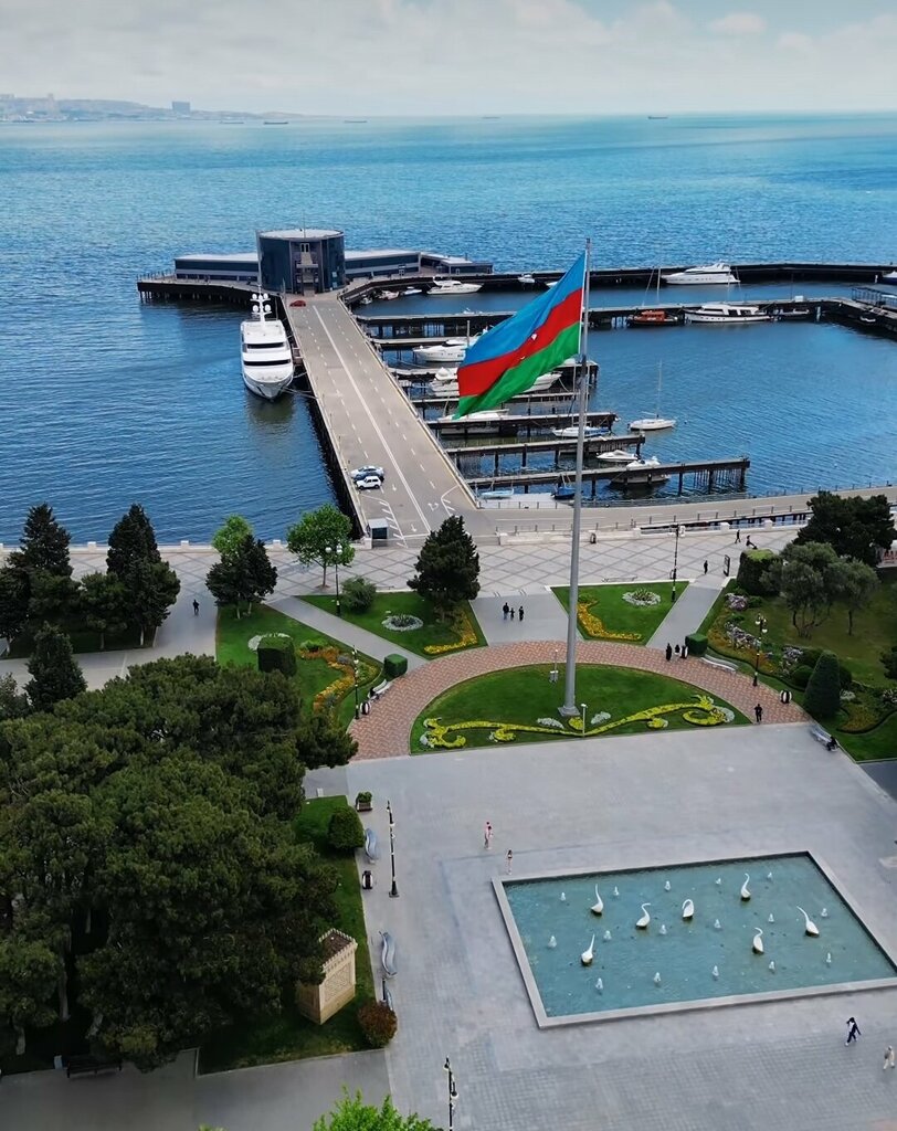 Turistik yerler Azerbaycan Cumhuriyeti Devlet Bayrağı, Bakü, foto