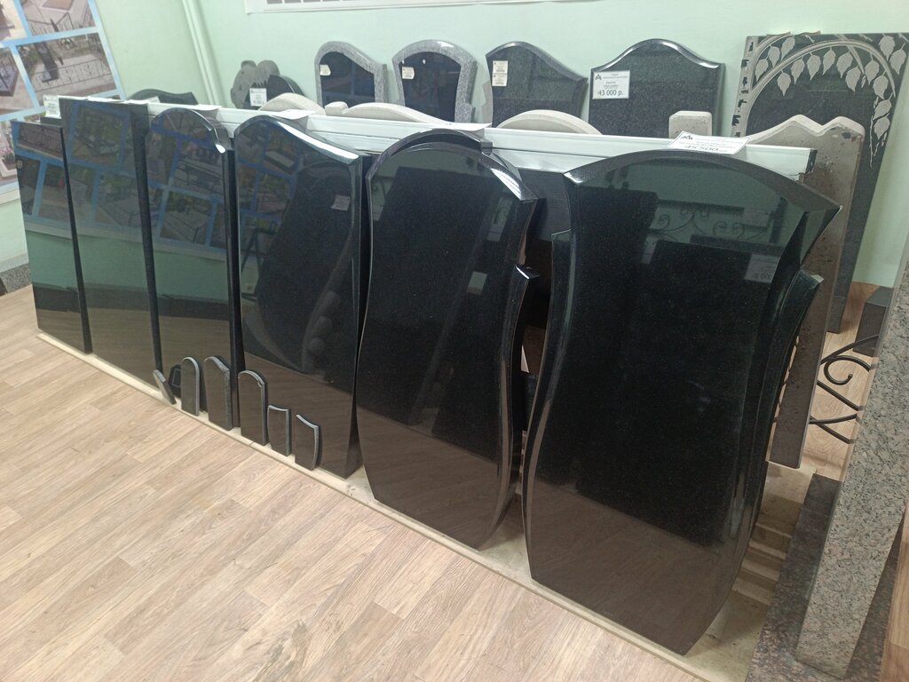 Heykel ve mezarlık taşı üreticileri Memorial studio, Krasnoyarsk, foto