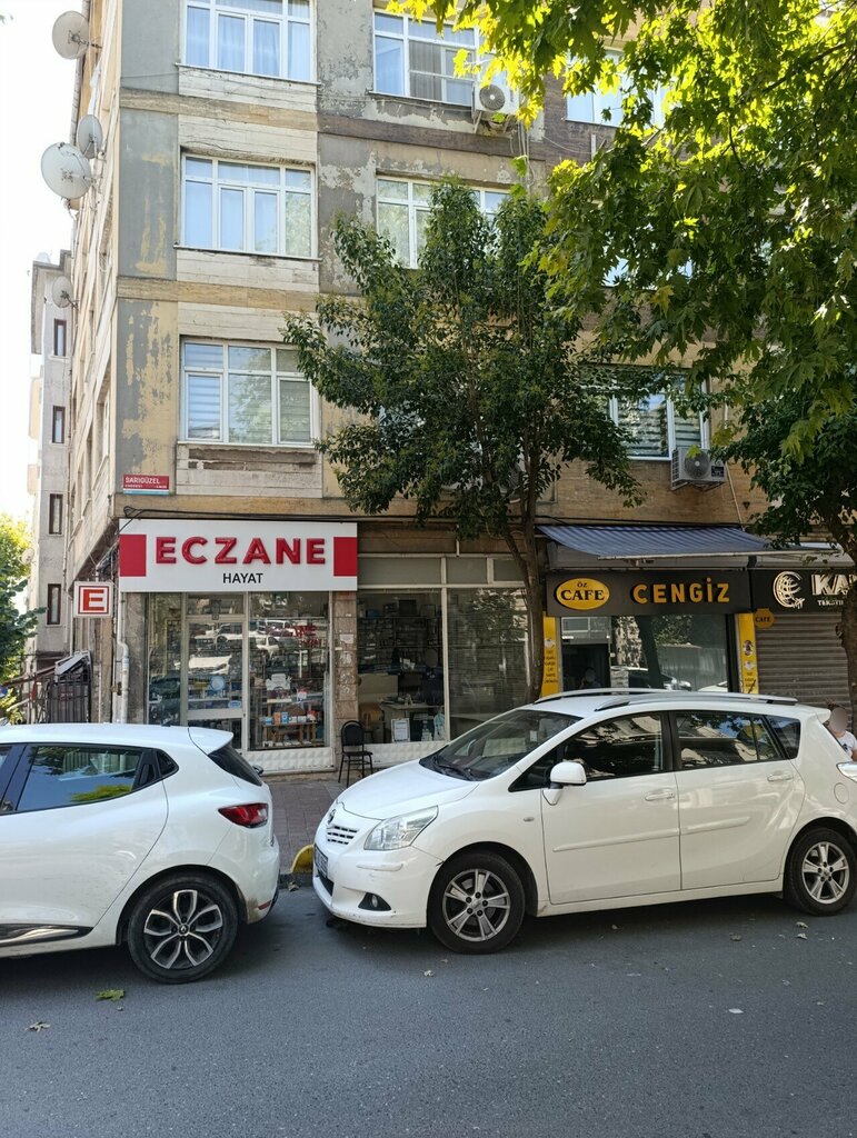 Eczaneler Hayat Eczanesi, İstanbul, foto