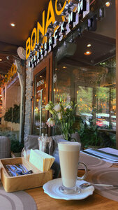 Bona Capona (Oktyabrskiy Boulevard No:33), restoran  Puşkin'den