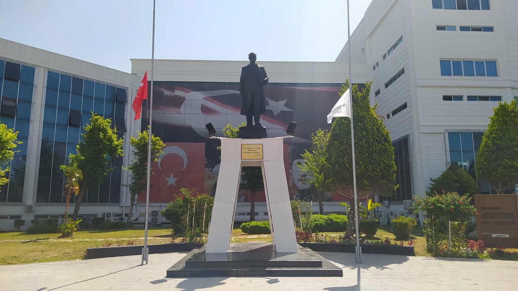 Anıt, heykel Atatürk Anıtı, Antalya, foto