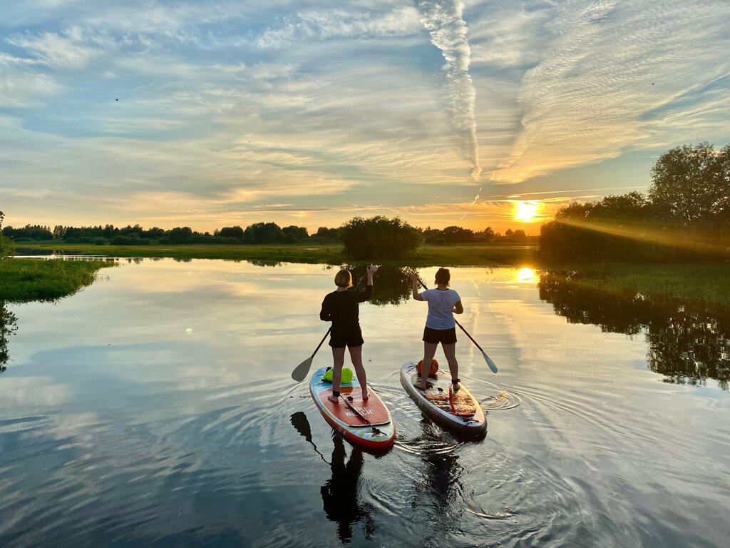 Kürek sörfü Sup with love, Novgorodskaya oblastı, foto